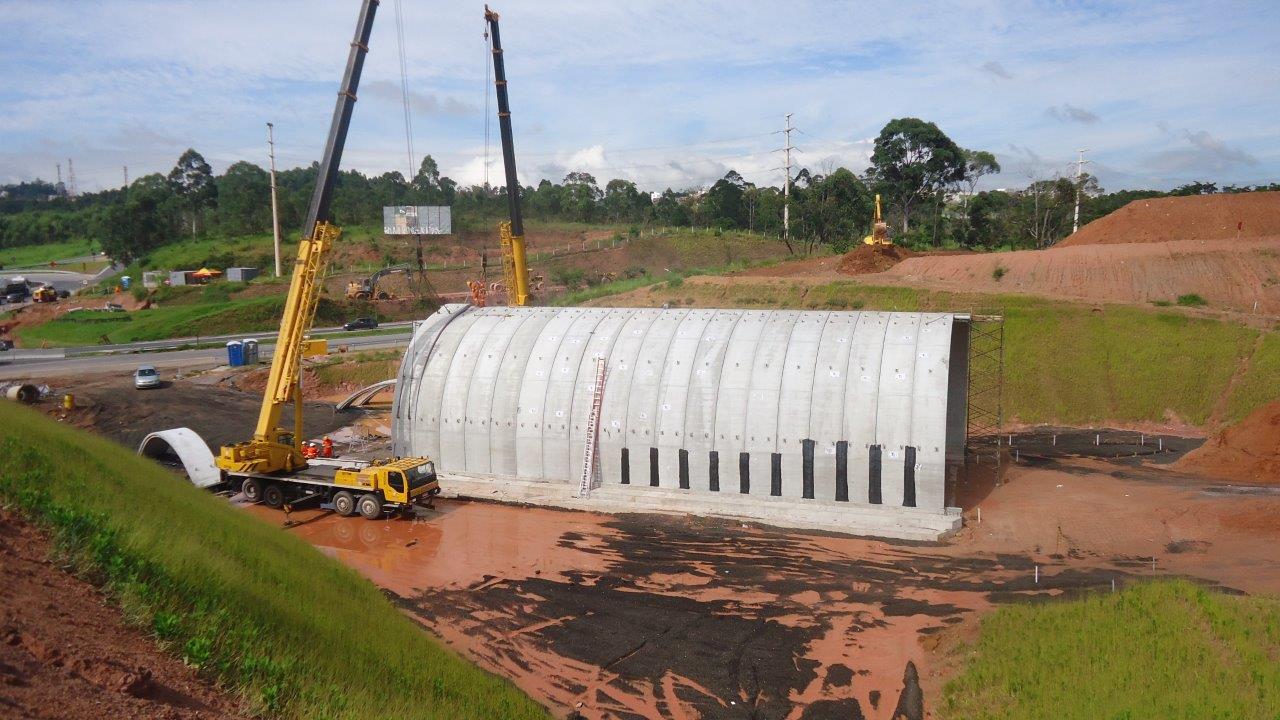 Aplicação do concreto pré-moldado em pontes de vãos pequenos e médios ...